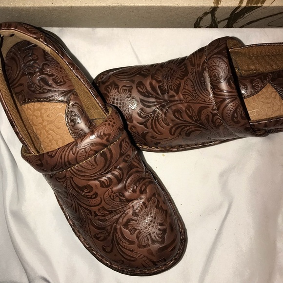 Born | Shoes | Born Concept Boc Peggy Tooled Clogs | Poshmark